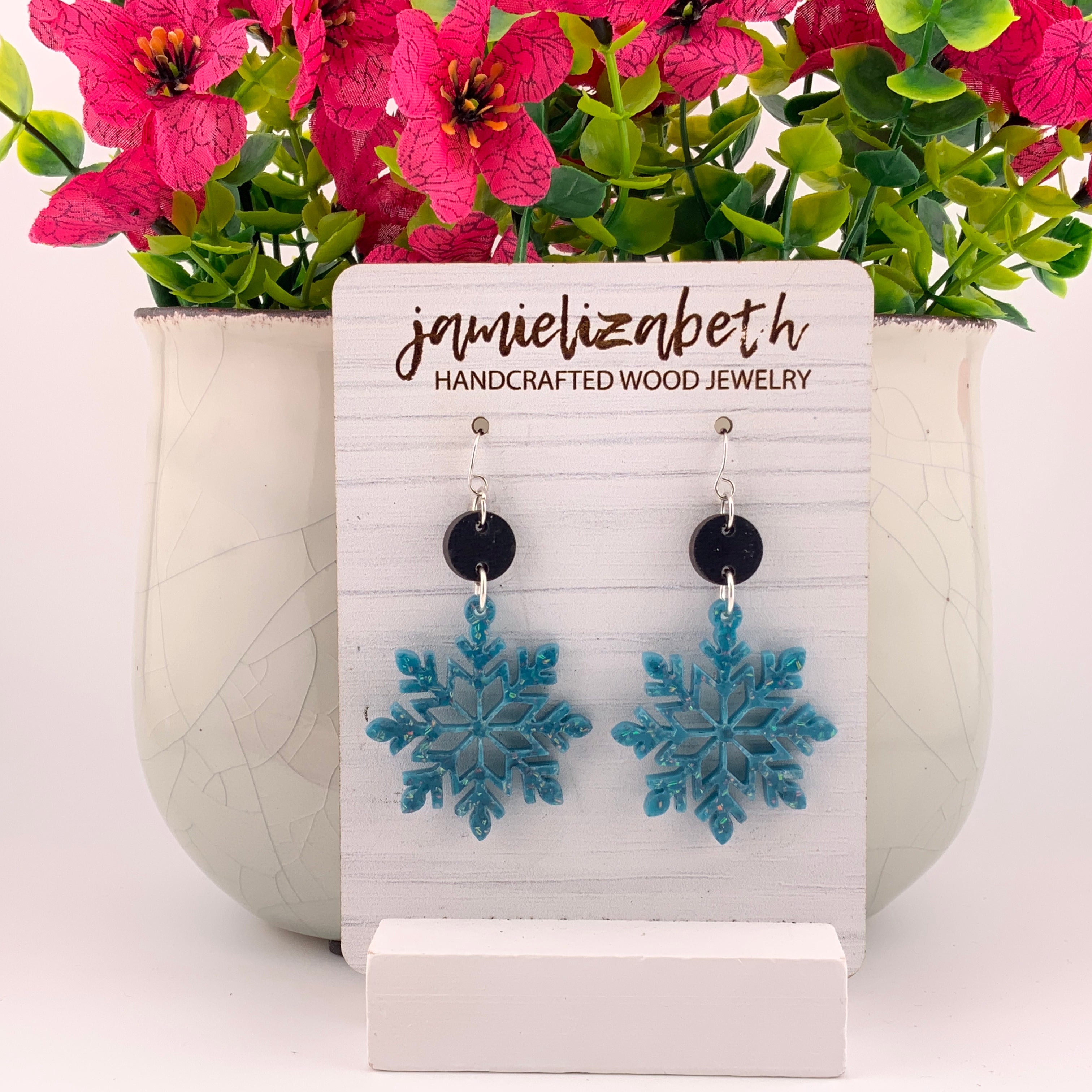 Blue Sparkling Snowflake – Jamielizabeth